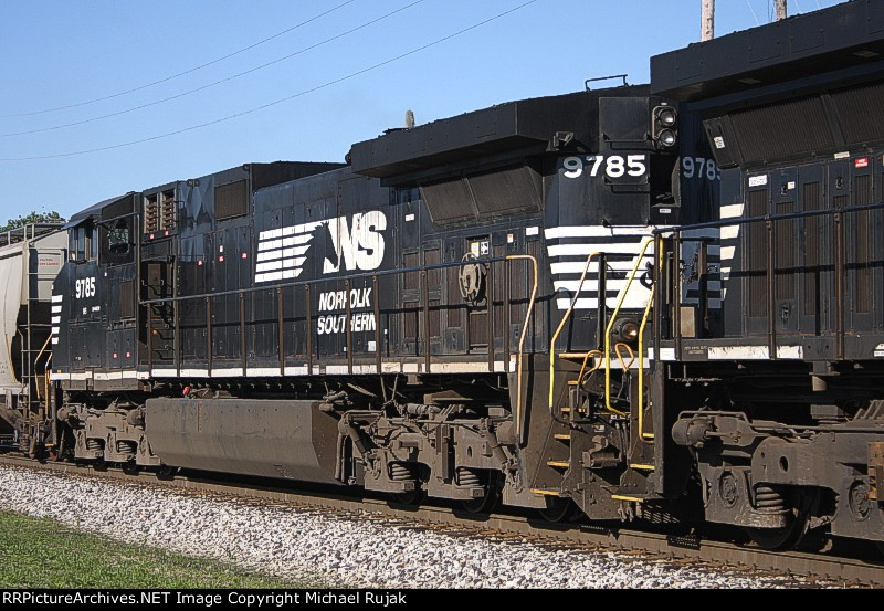 NS 9785